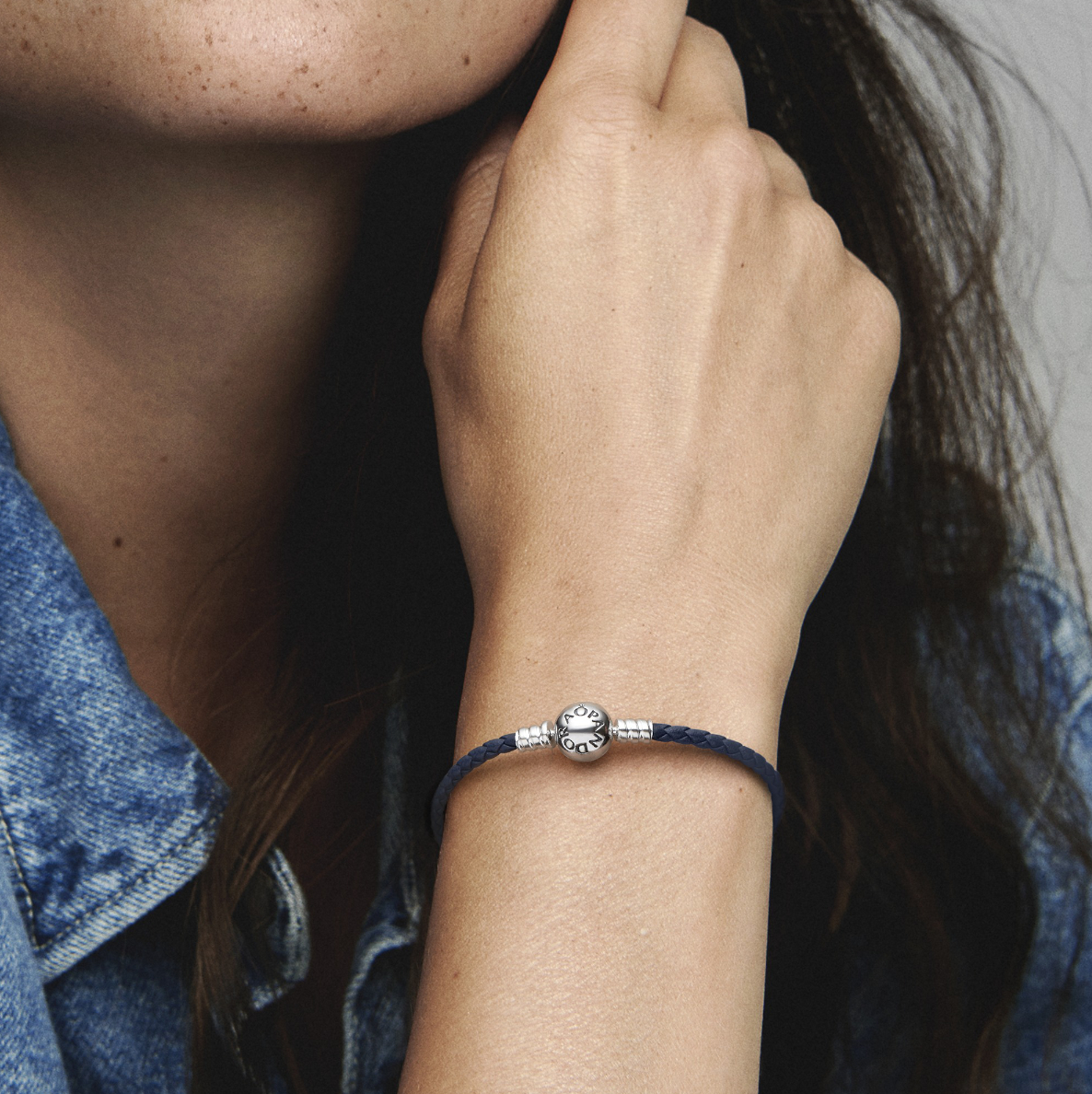 Pandora Round Clasp Blue Braided Leather rannekoru 592790C01 - Keskisen ...