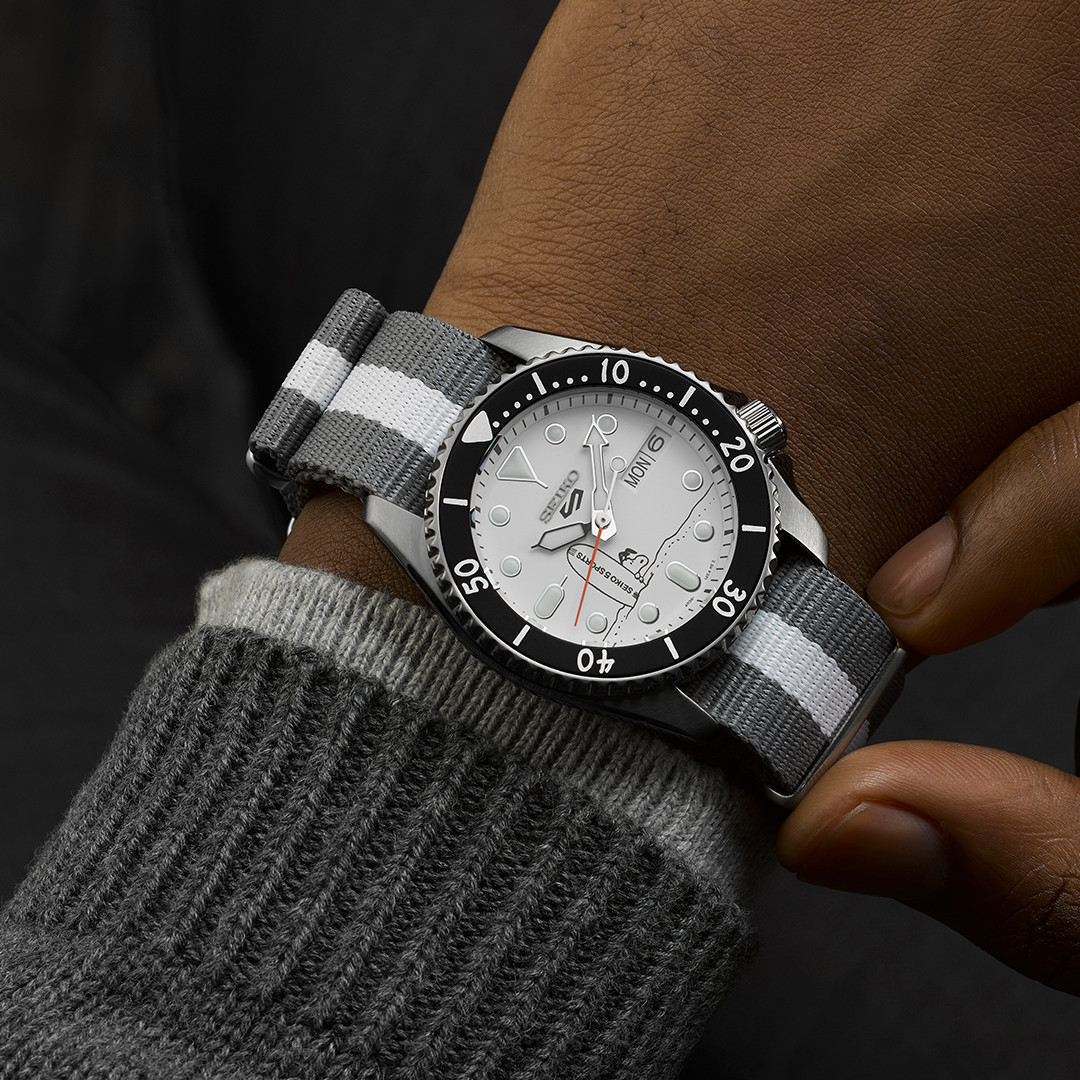 Seiko 5 Sports x Peanuts ‘Surfboard’ Limited Edition SRPK25K1 Snoopy ...